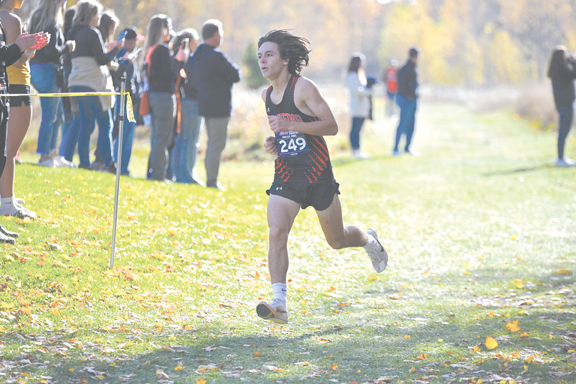 Mustangs’ Dan Goss wins MHSAA Upper Peninsula Division 2 boys cross ...